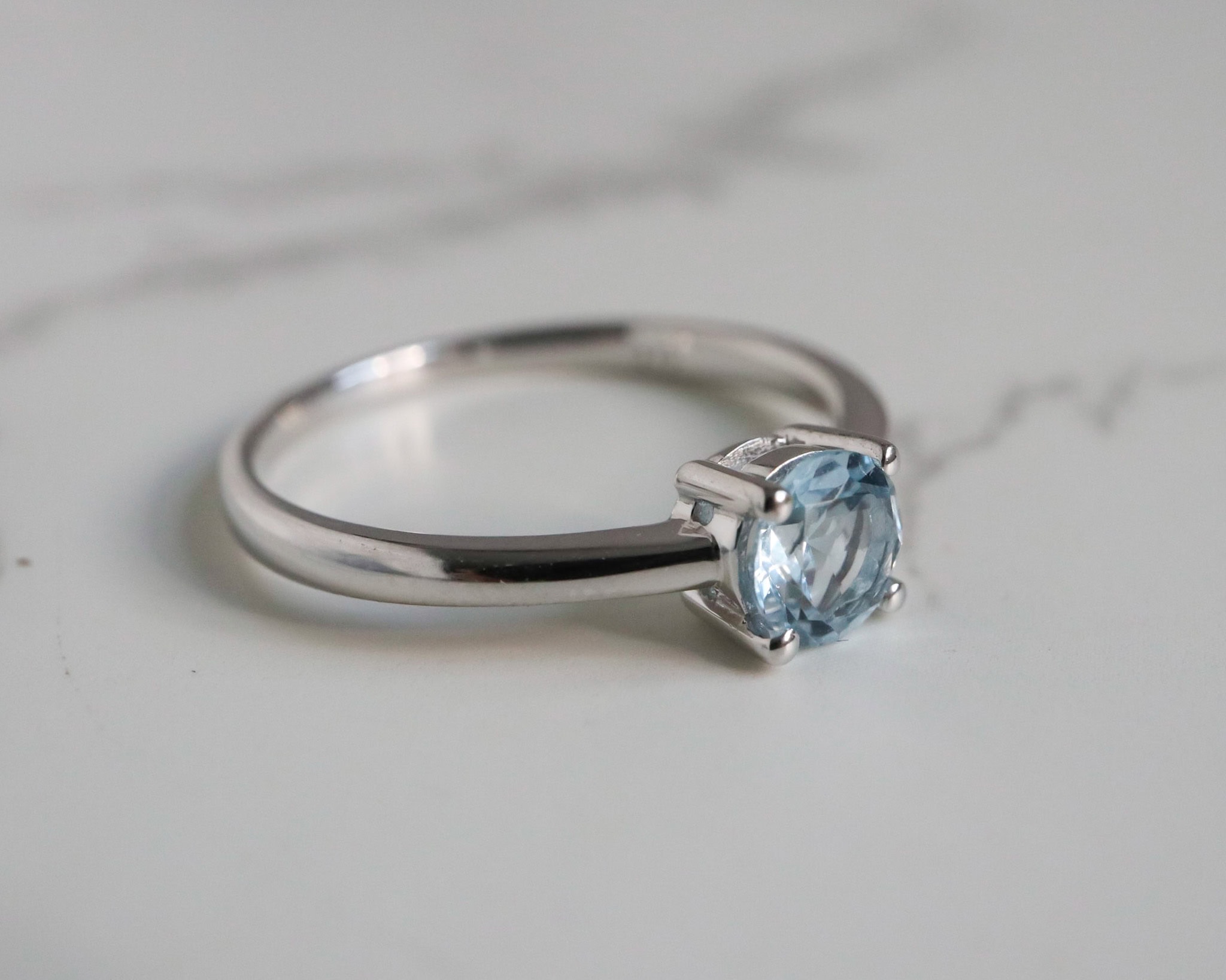 9ct White Gold Round Blue Topaz Ring - Aladdins Cave Jewellery