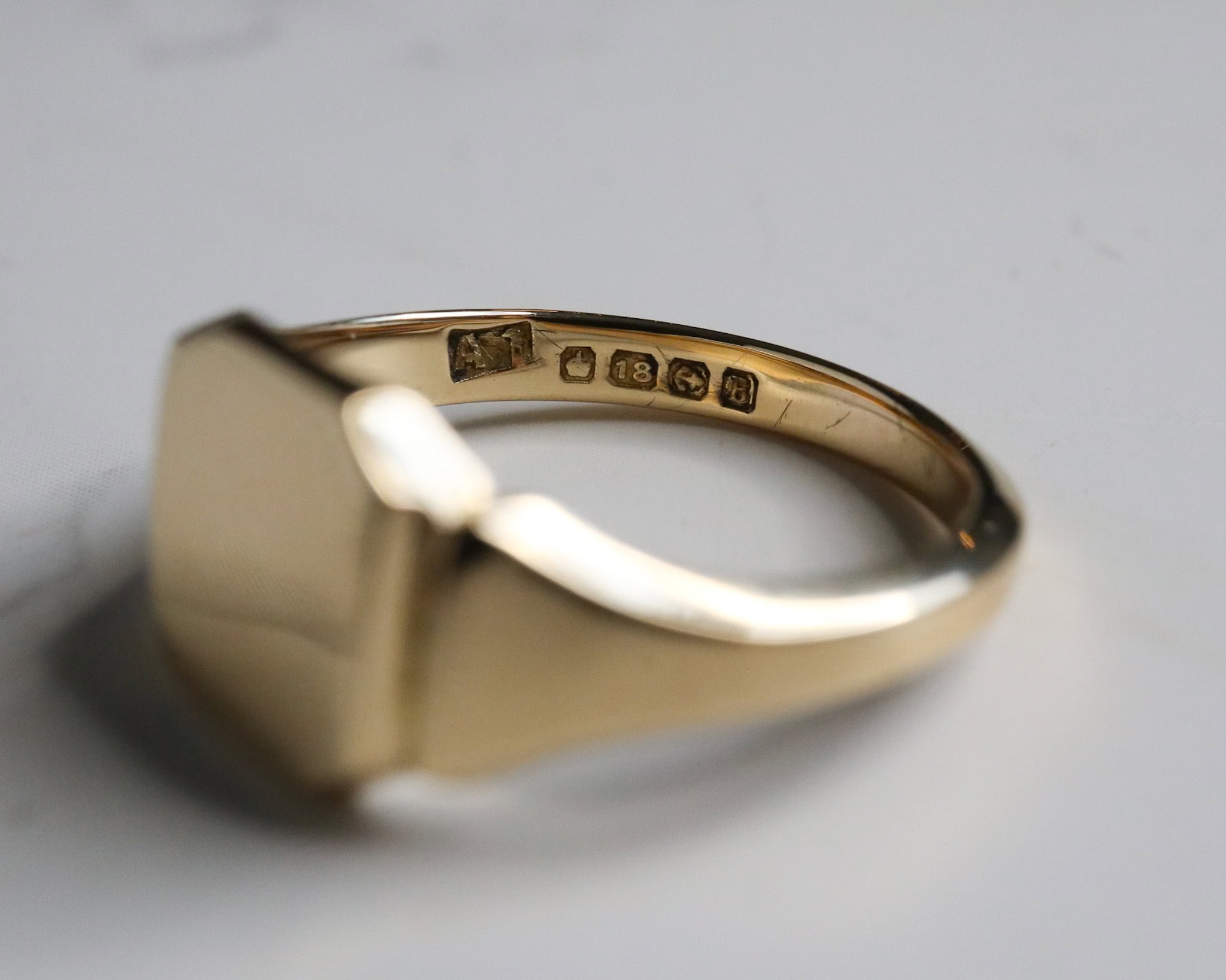 Antique 18ct Gold Signet Ring - Aladdins Cave Jewellery