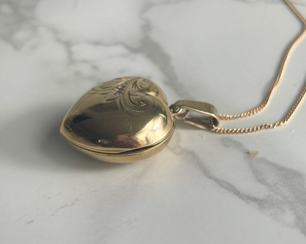 Vintage 9ct Gold Heart Locket and Chain - Aladdins Cave Jewellery