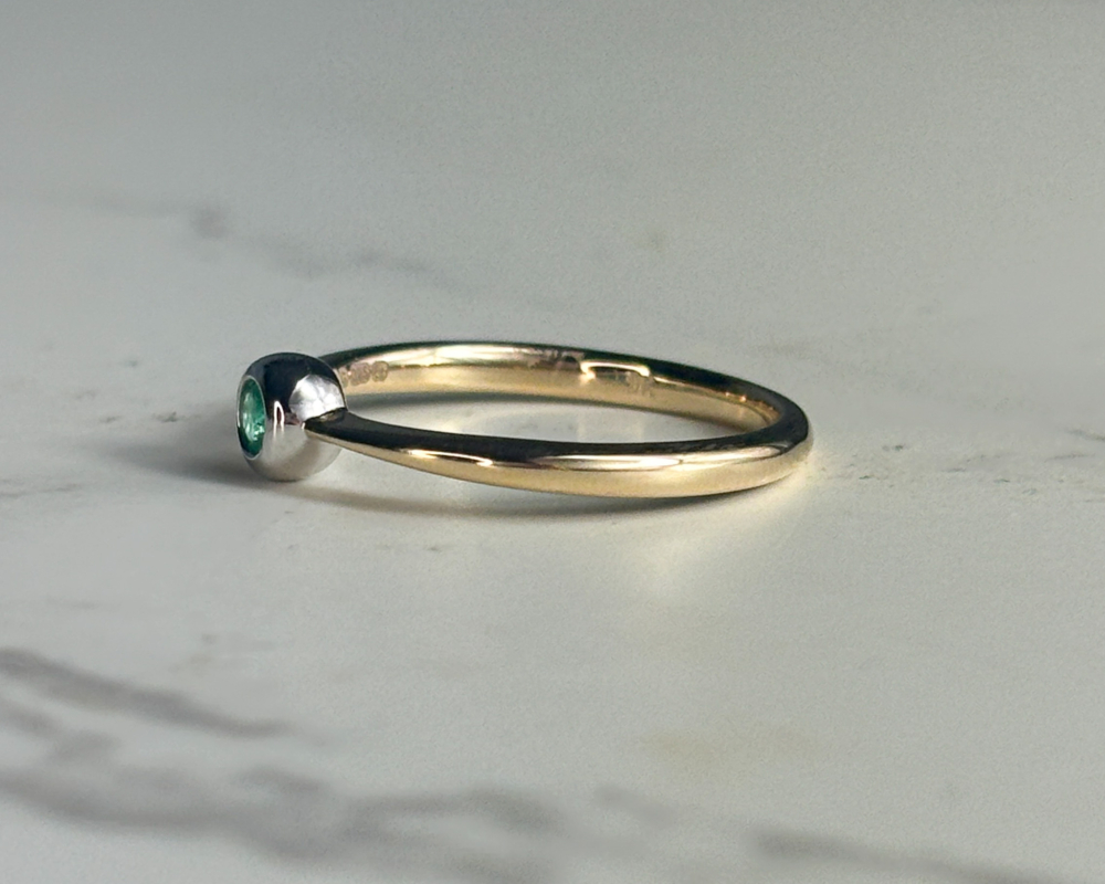 9ct Gold Emerald Stacking Ring - Aladdins Cave Jewellery