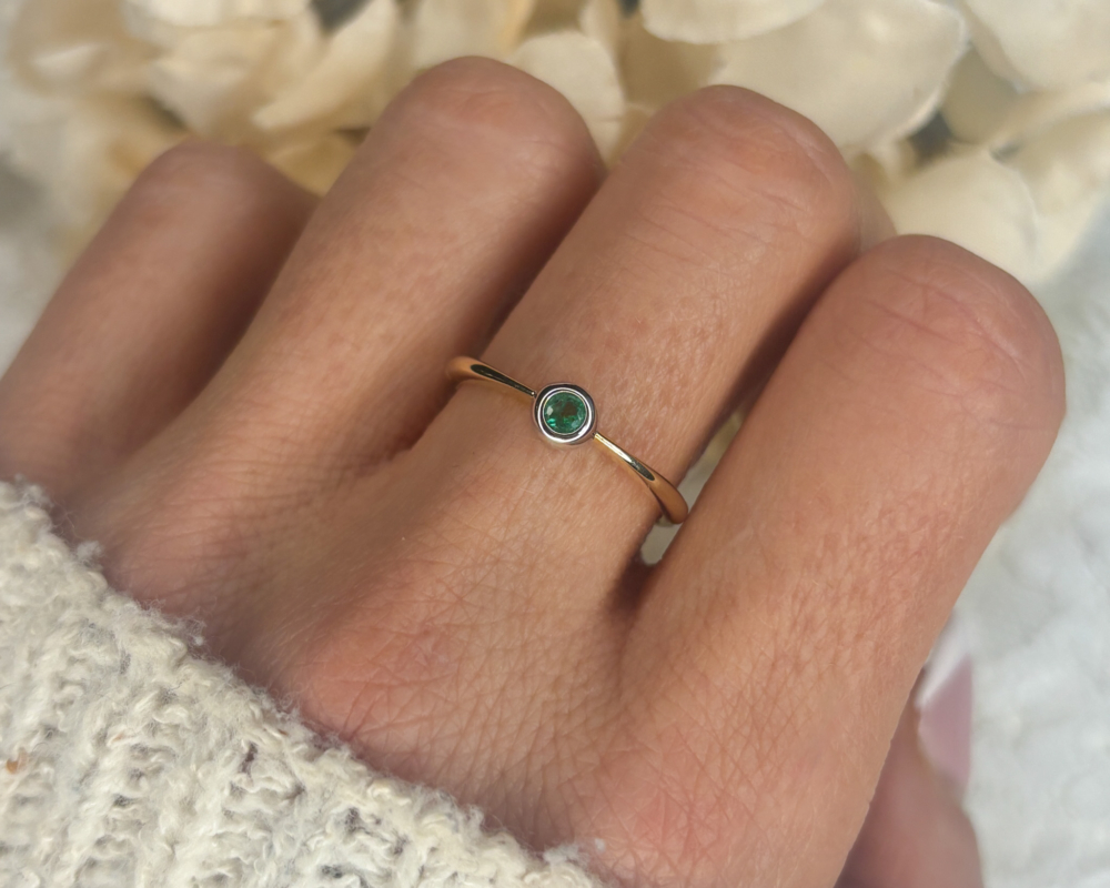 9ct Gold Emerald Stacking Ring - Aladdins Cave Jewellery