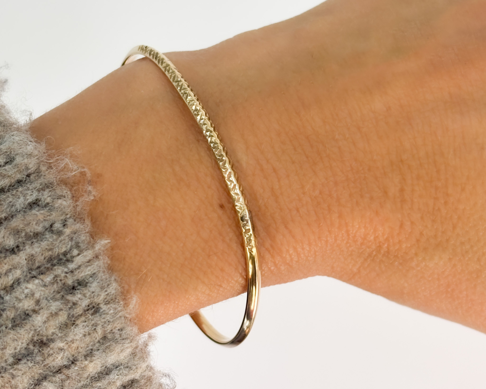 Vintage 9ct Gold Slim Bangle - Aladdins Cave Jewellery